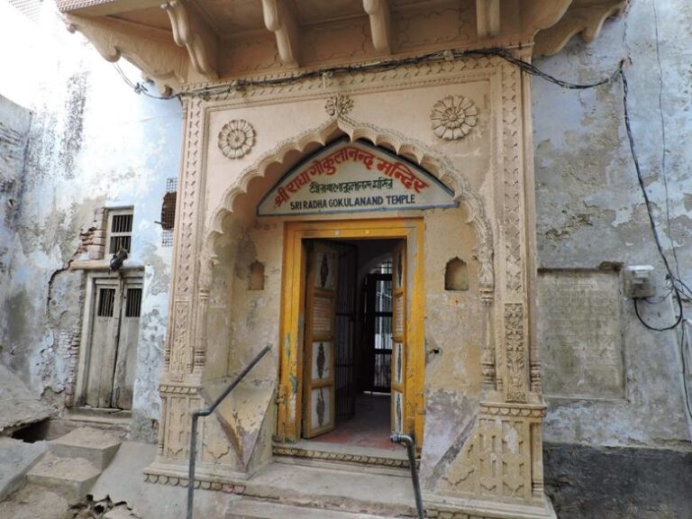 Shri Radha Ras- Bihari Ashta Sakhi Temple - Vrindavan Today